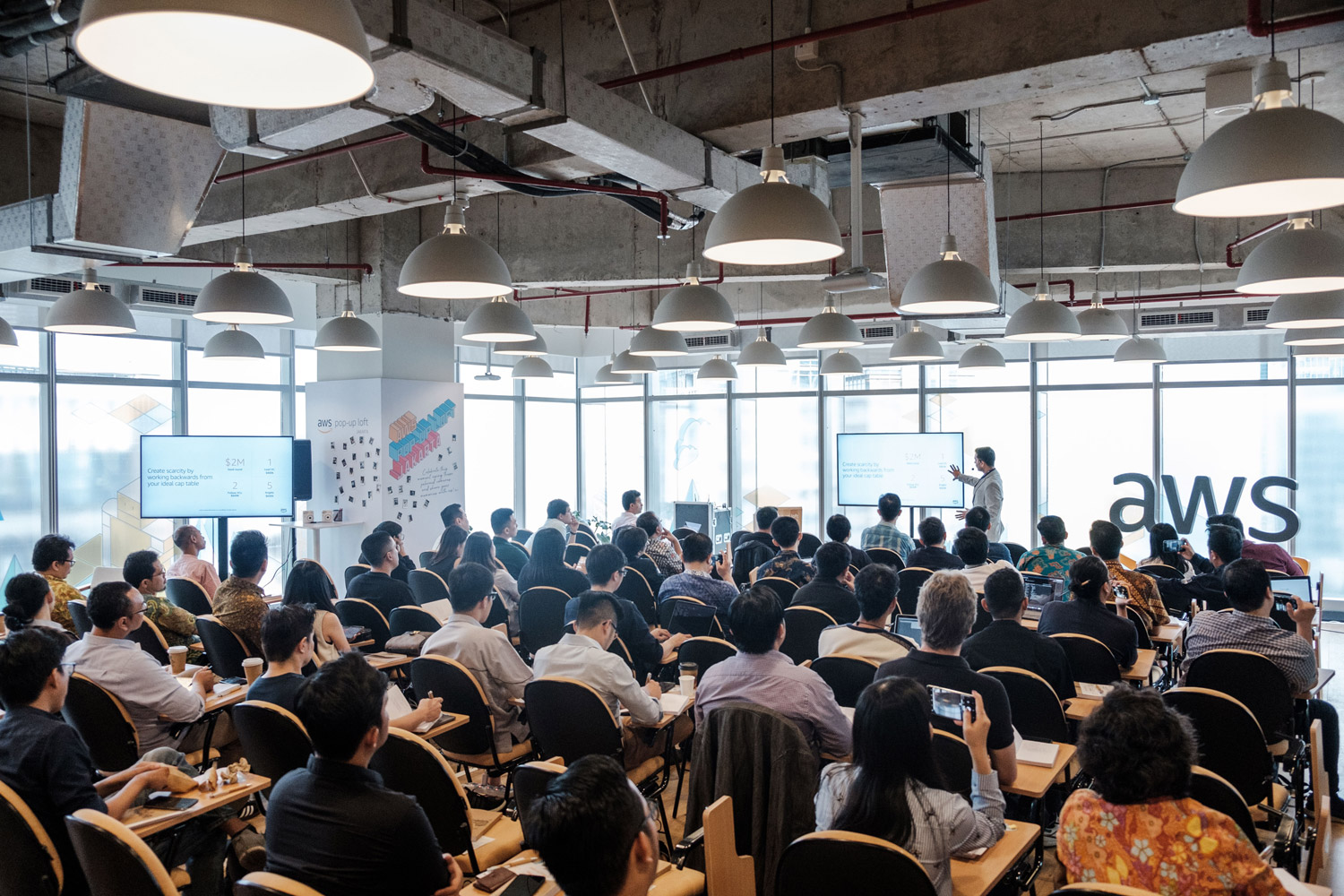 AWS Pop Up Loft – euli.